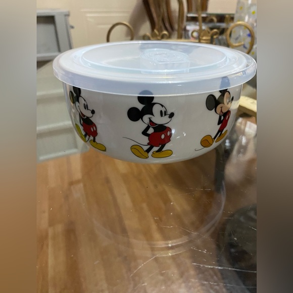 Disney | Kitchen | Brand New Mickey Mouse Bowls With Lid 6 Microwave ...